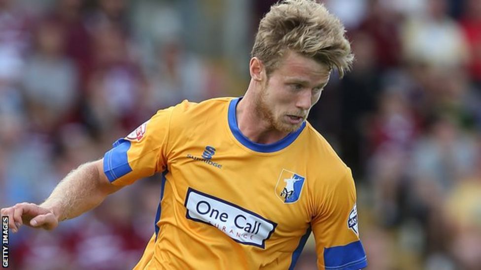 Alex Fisher: Torquay United sign former Mansfield striker - BBC Sport