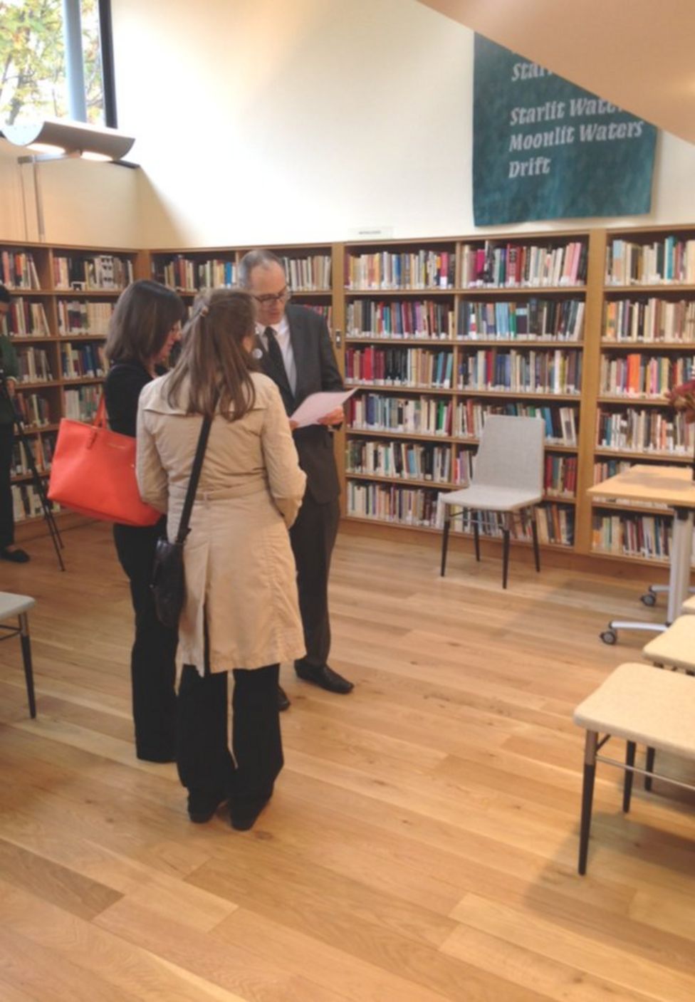 Scottish Poetry Library reopens after £500,000 revamp - BBC News