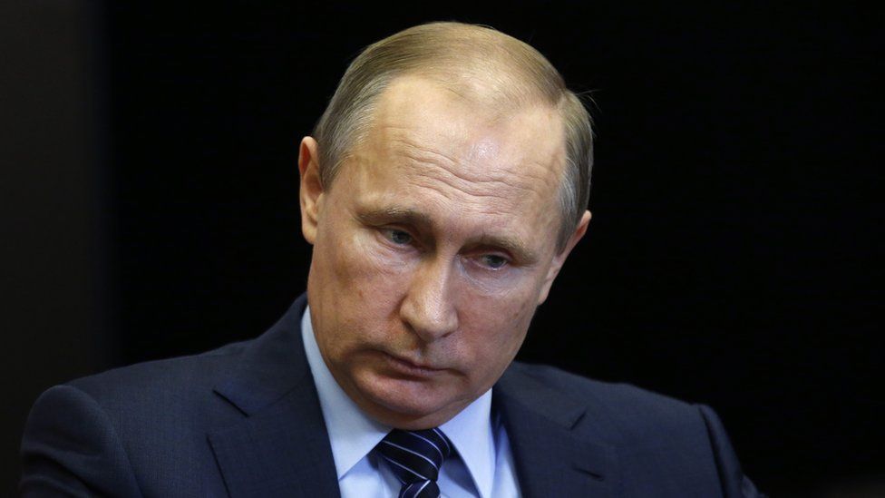 Newspaper headlines: 'World on a knife edge' after Russian jet downed ...