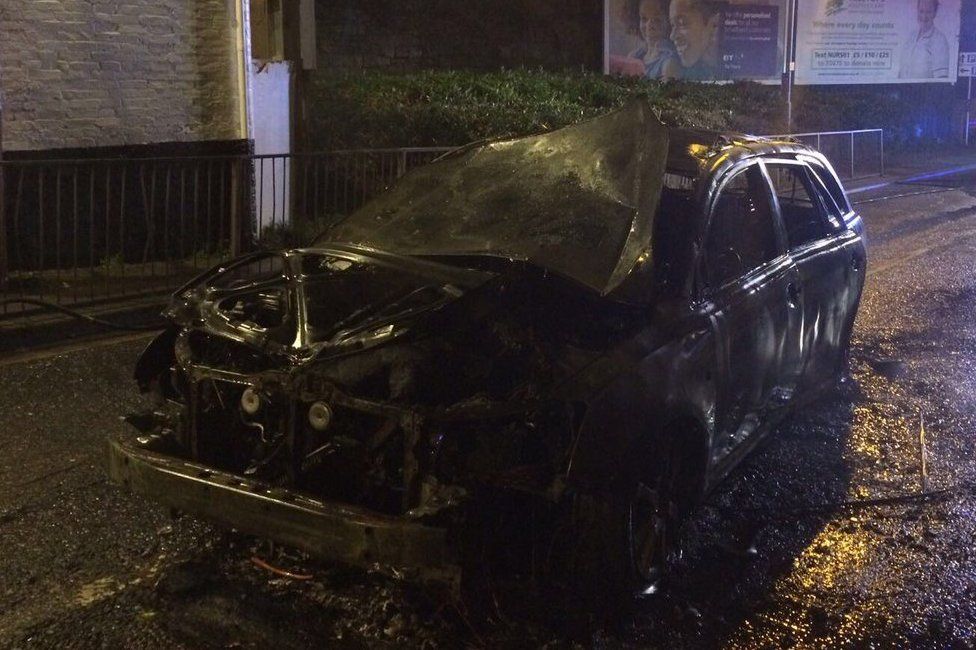Car bursts into flames after M1 police chase - BBC News