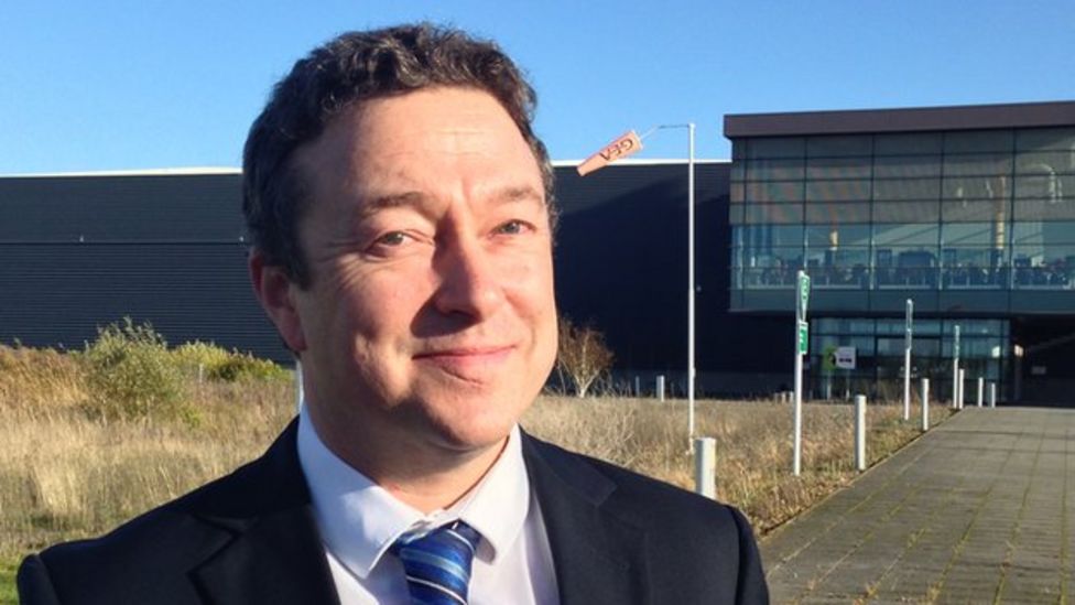 Afghanistan: Can pomegranates power the economy? - BBC News