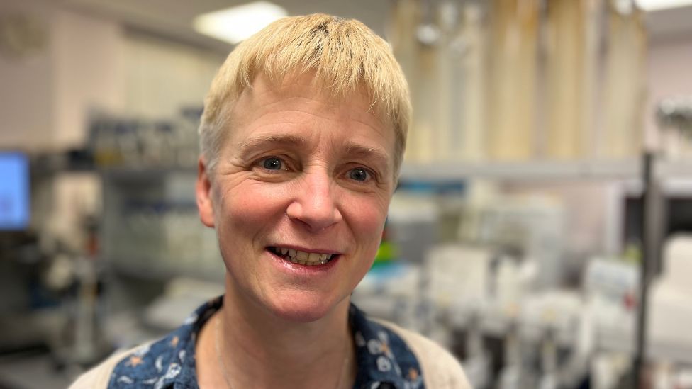 Volunteers urged to sign up to mass Generation Scotland study - BBC News