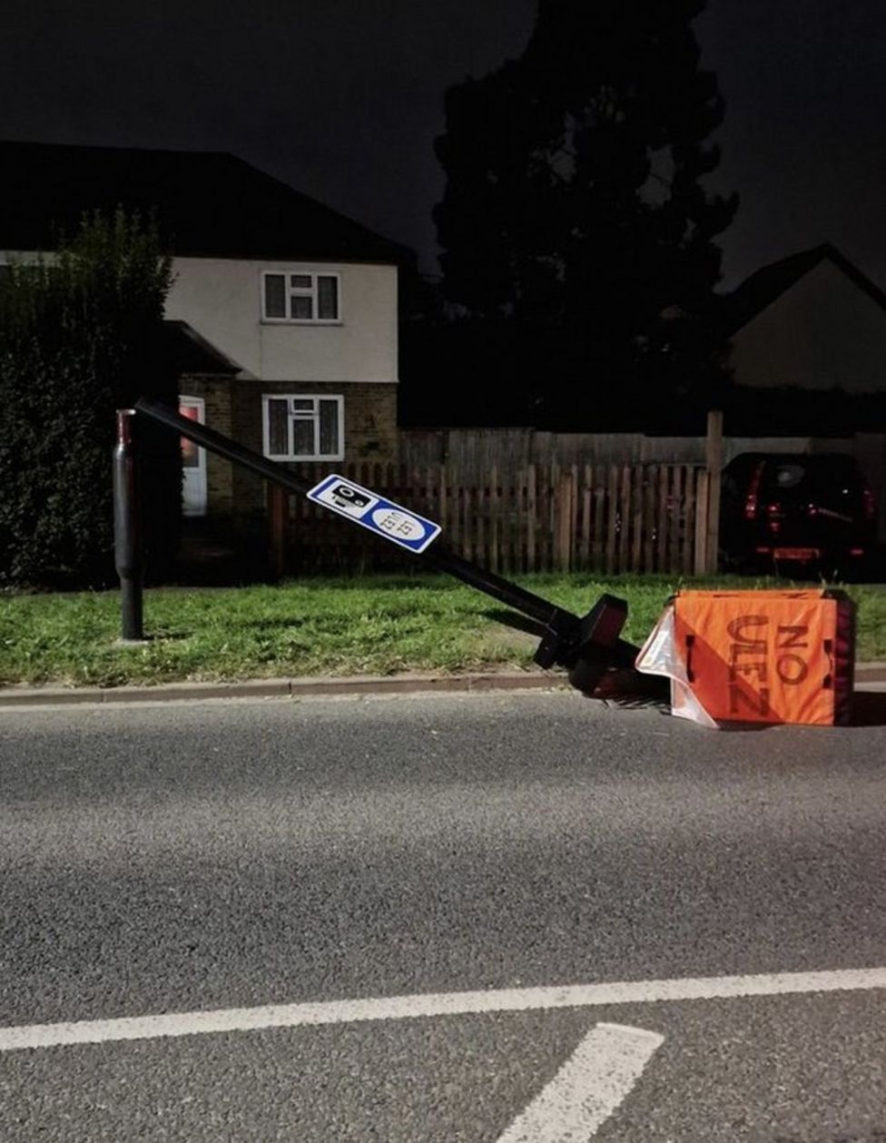 Ulez: 171 reports of vandalised cameras logged by Met Police in two ...