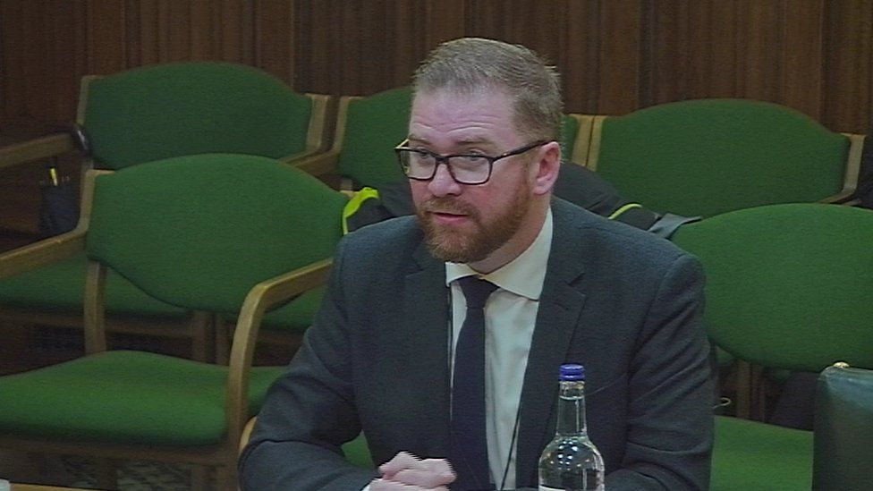 DUP's Simon Hamilton attacks Sinn Fein tactics - BBC News