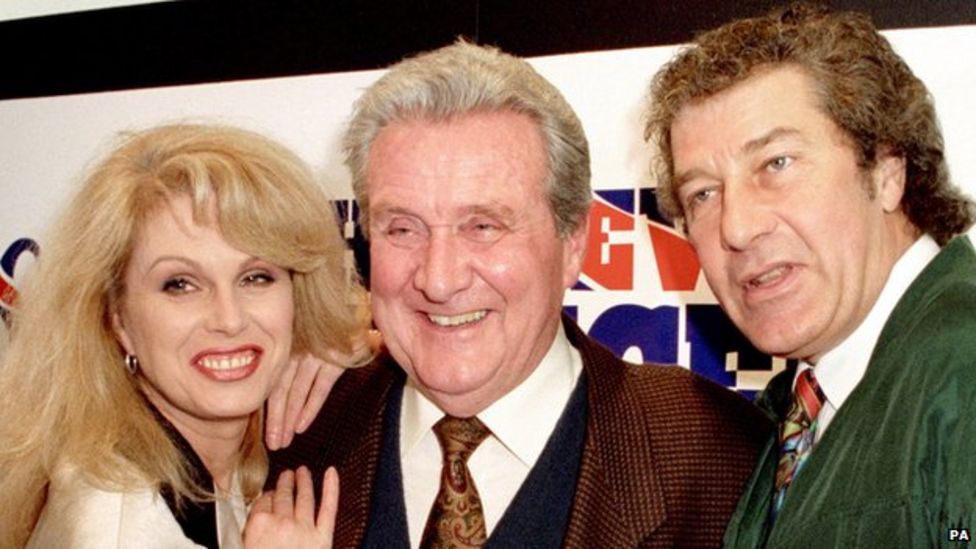 Avengers star Patrick Macnee dies - BBC News