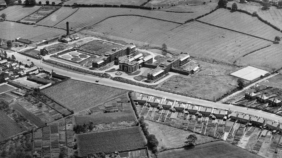 Historical England aerial pictures show Derby's past and present - BBC News