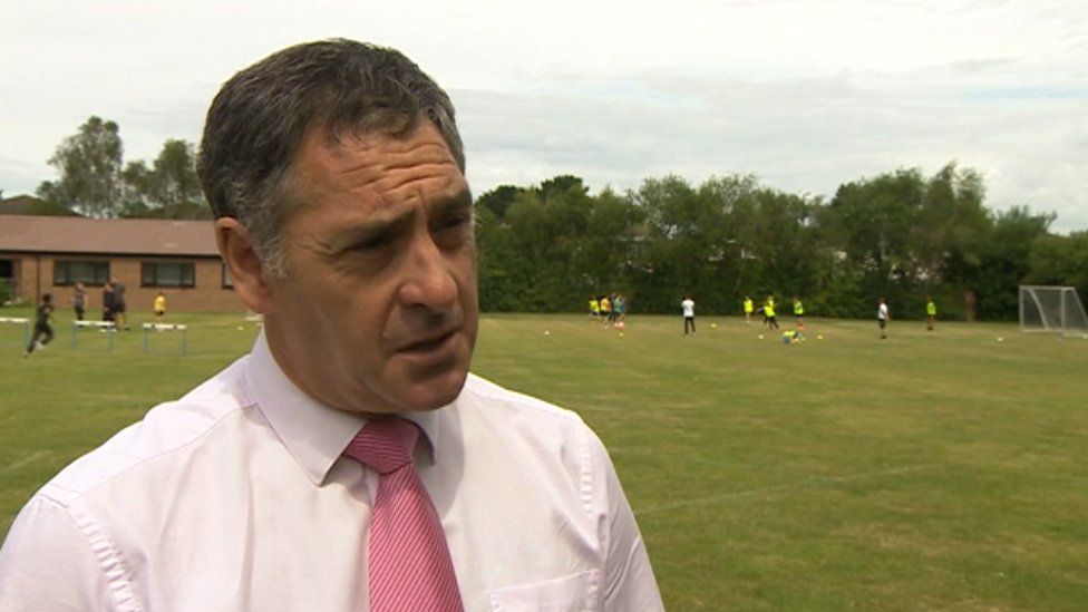 Bournemouth school could close early to save money - BBC News