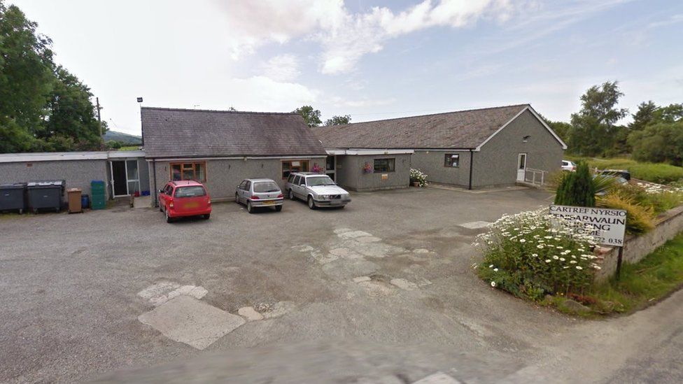 Rheolwyr cartref nyrsio Gwynedd heb ymateb i rybuddion - BBC Cymru Fyw