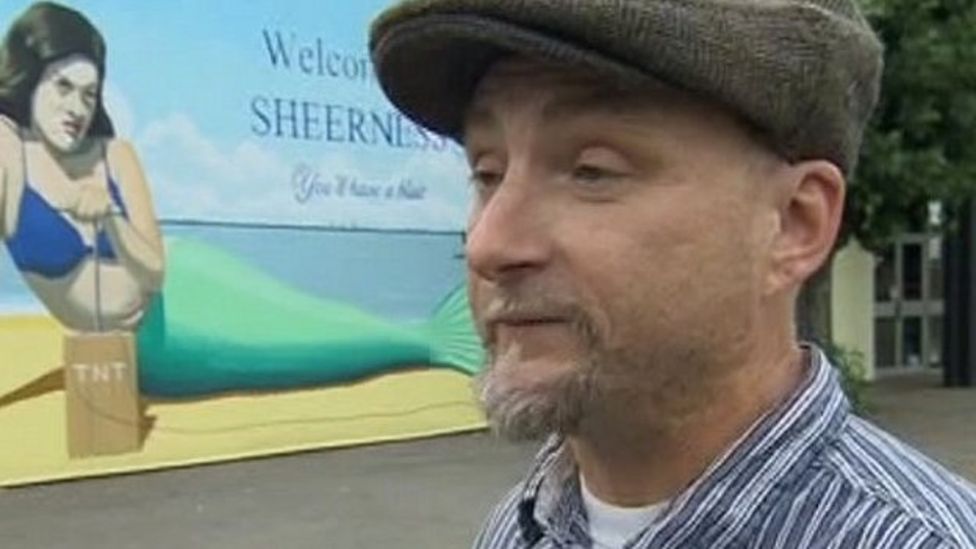 Scowling TNT Sheerness mermaid under fire - BBC News