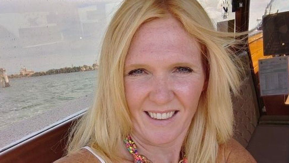 Denise Jarvis: Police could have done more, says family - BBC News