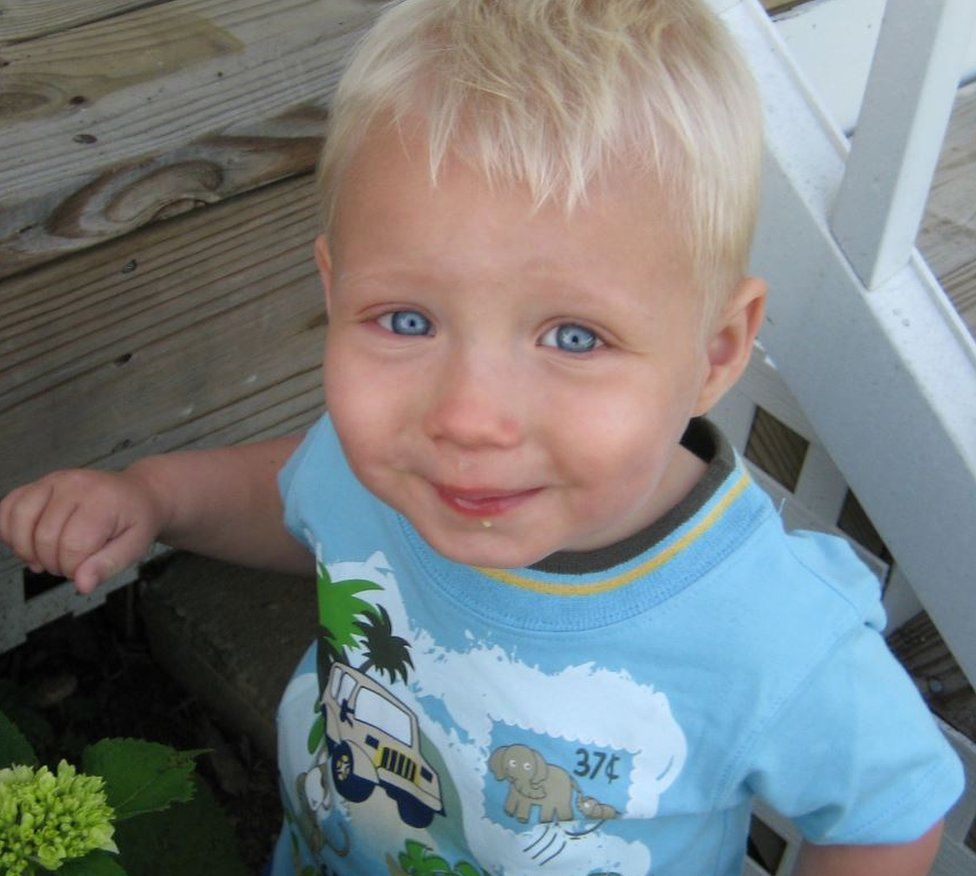 Hot car death dad says new safety rules not enough - BBC News