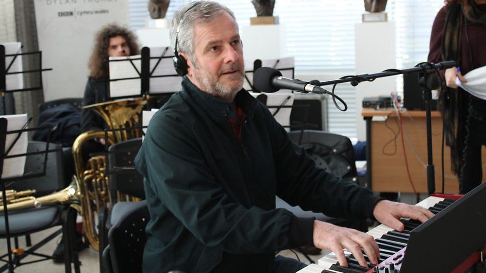 Nigel Williams sy'n Ateb y Galw yr wythnos yma - BBC Cymru Fyw