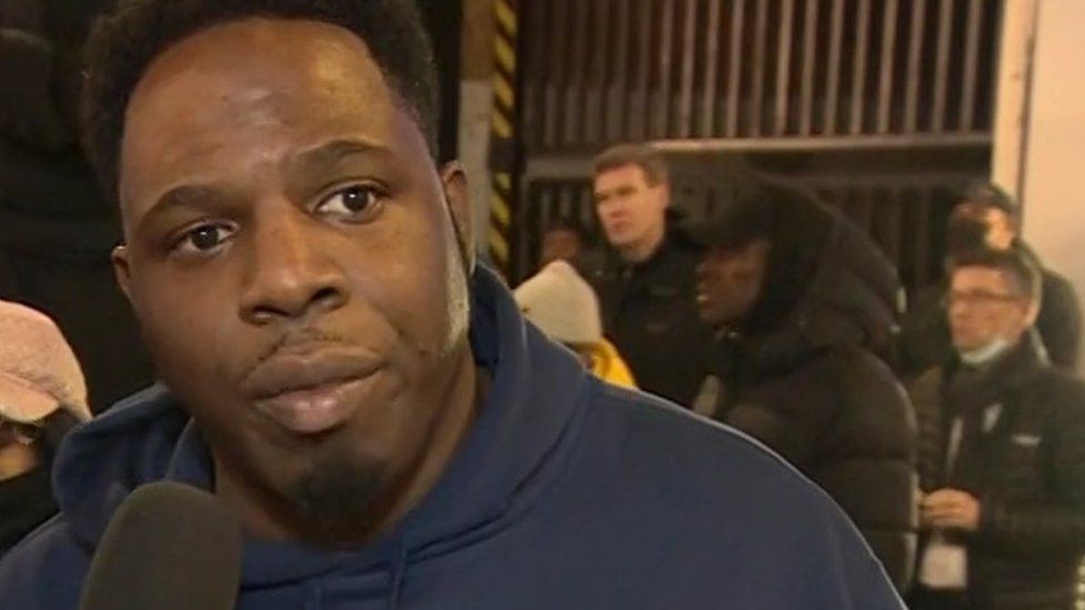 London knife crime: 100-man march against Croydon deaths - BBC News