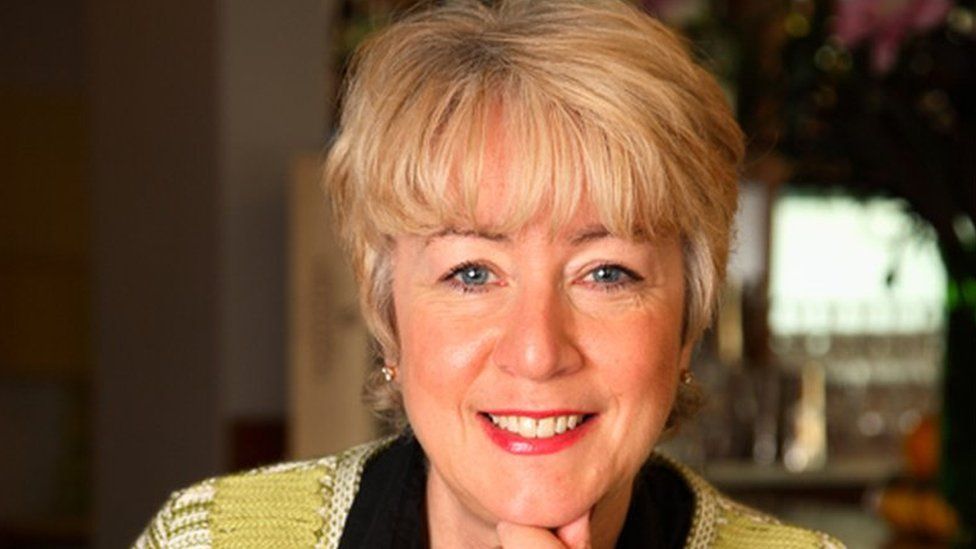 New Year Honour for sportswoman and scientist - BBC News