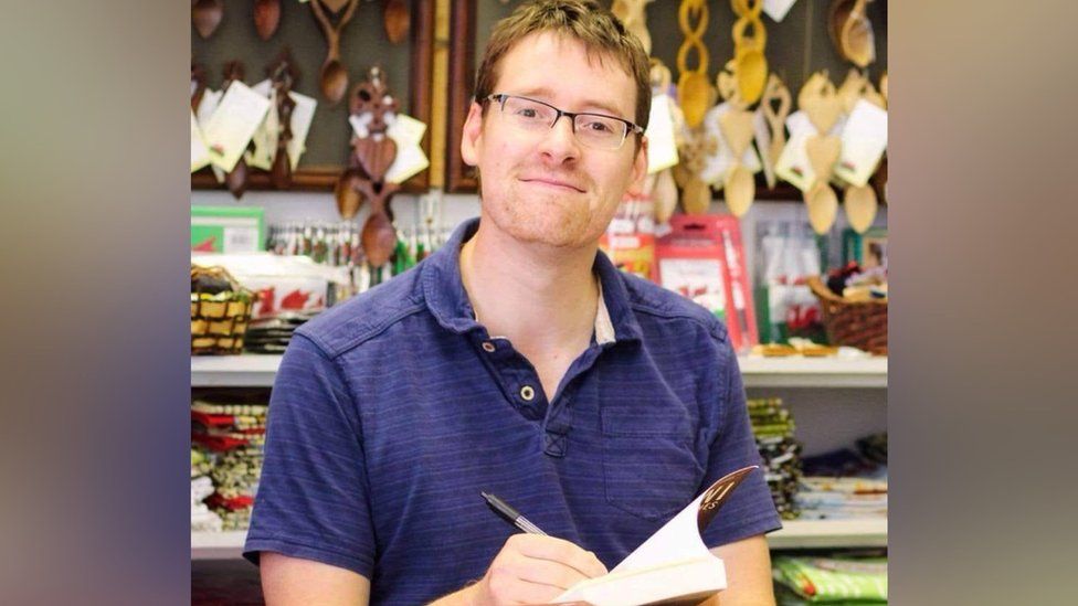 Penodi uwch olygydd i wasanaeth digidol Newyddion S4C - BBC Cymru Fyw