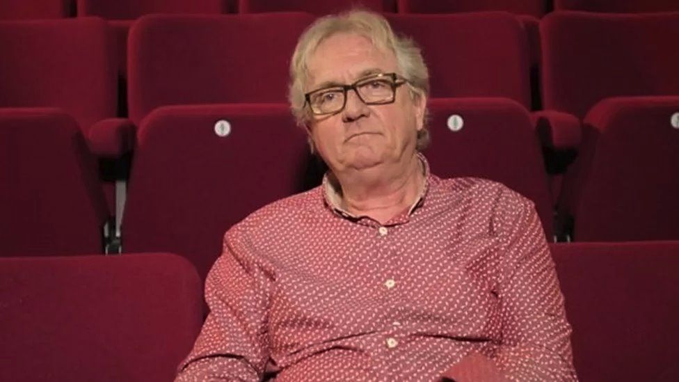 'A welest ti'r prynwyr yn nhref Derwen-gam?' - BBC Cymru Fyw