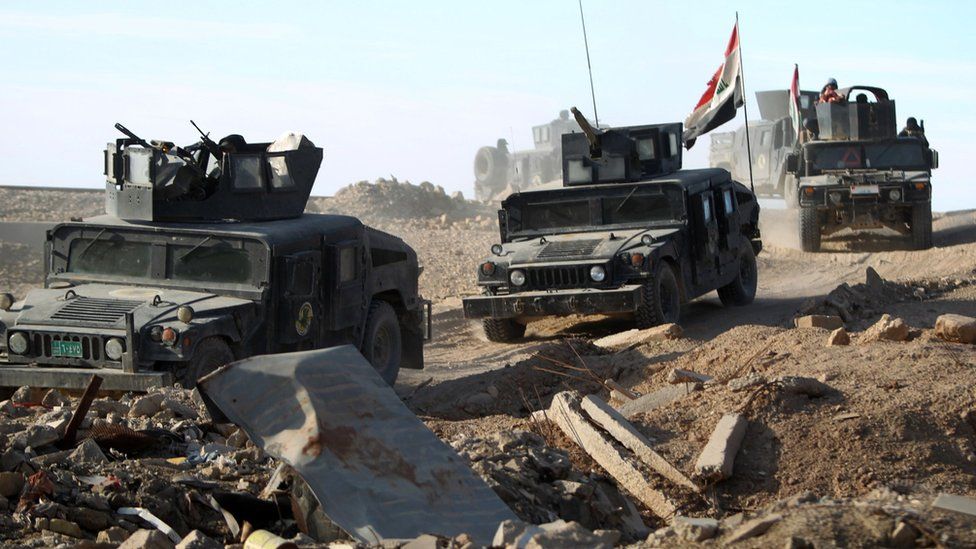 IS militants launch counter-attacks in Iraq's Ramadi - BBC News