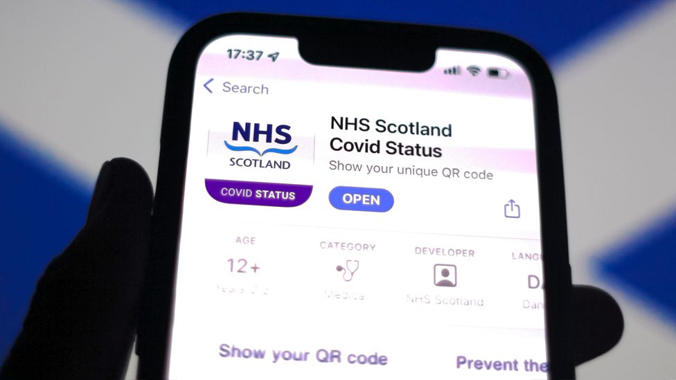 NHS Scotland's Covid Status app criticised over privacy failings - BBC News