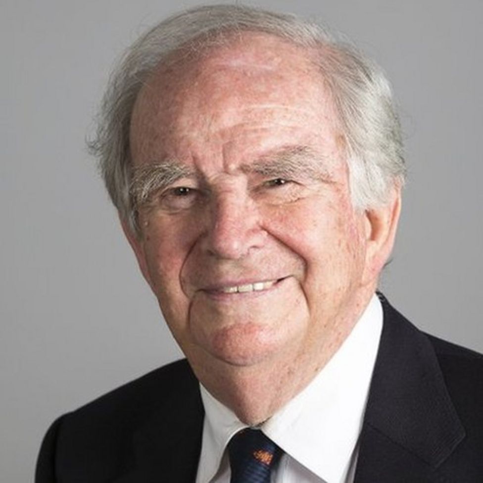 Medal y Frenhines am wyddoniaeth i John Meurig Thomas - BBC Cymru Fyw