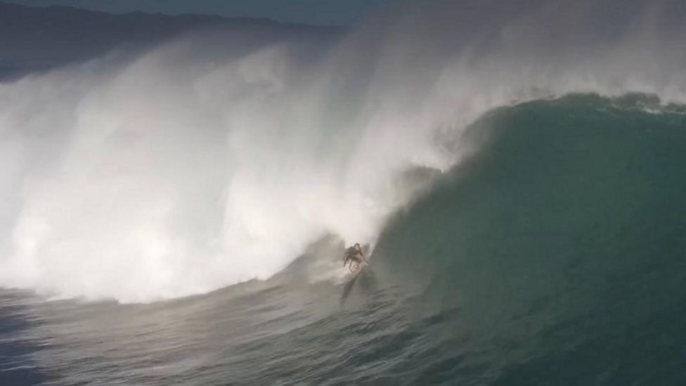 Big wave surfer Tom Lowe back after near-death wipeout - BBC News
