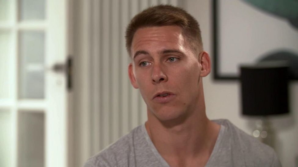 Stammer: Former Wales rugby player 'hated' himself - BBC News