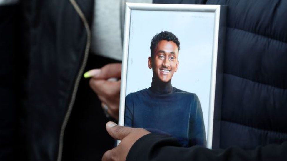 Tashan Daniel: Arsenal fan stabbed on Tube 'for looking at killer ...