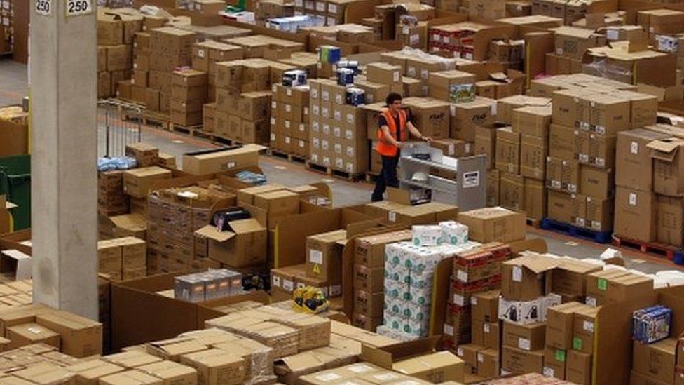 Amazon starts recruiting 5,000 seasonal workers in Scotland - BBC News