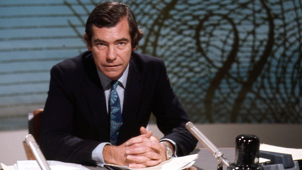 Broadcaster Brian Widlake dies aged 85 - BBC News