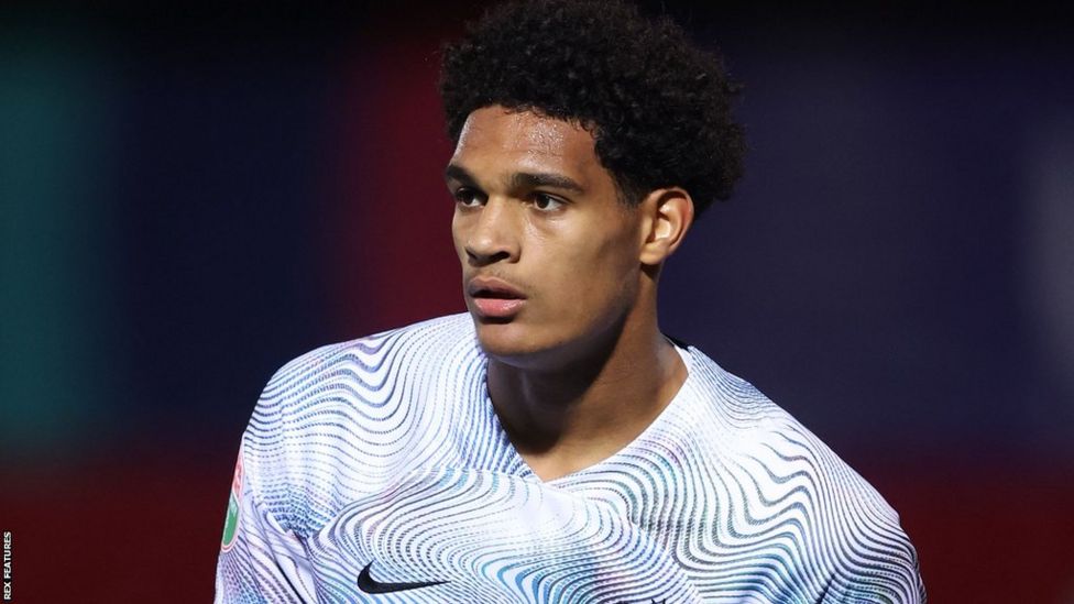 Jarell Quansah: Bristol Rovers sign Liverpool defender on loan - BBC Sport