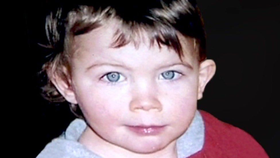 Ex-footballer Colin Cooper's charity makes final donation - BBC News