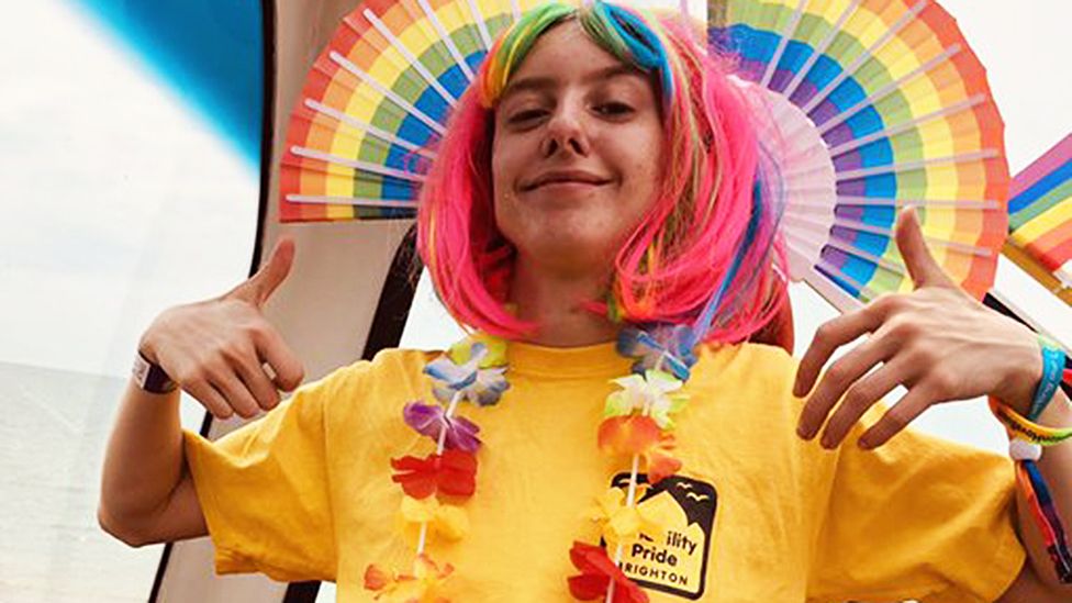 Brighton Pride sorry over lack of disabled access to Kylie's show - BBC ...