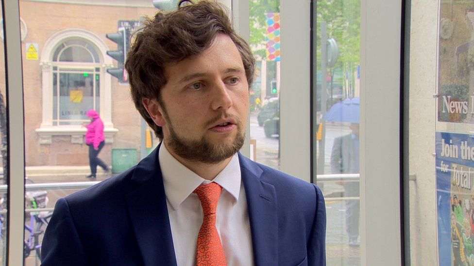 General election 2017: 'Dogfight' in East Belfast - BBC News