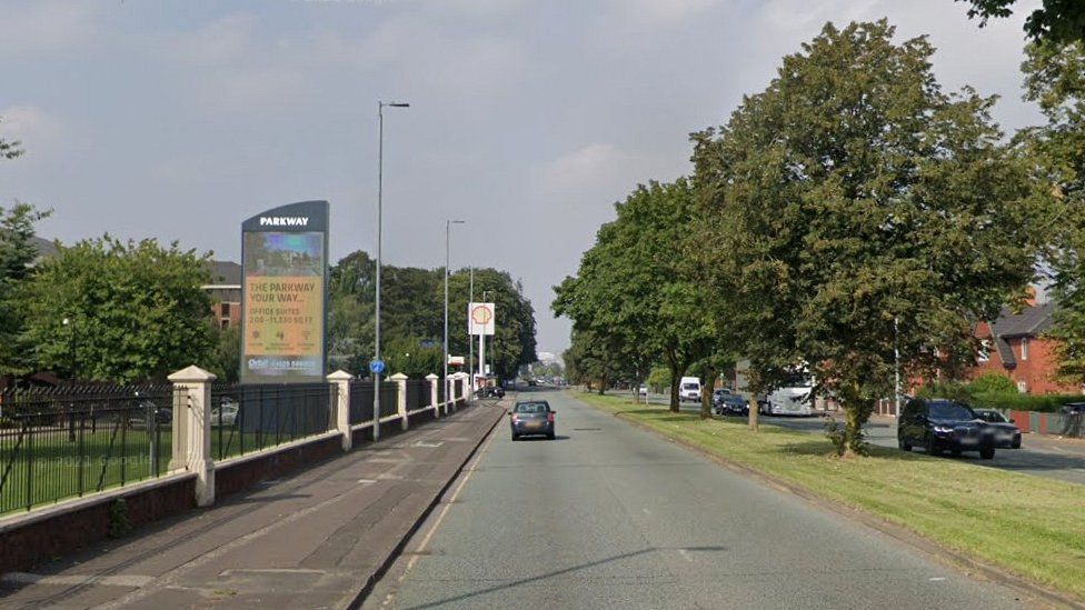 Princess Road crash: Cyclist dies after collision - BBC News