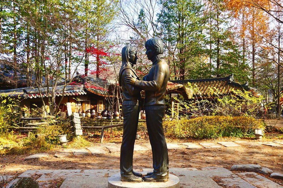 Your pictures on the theme of 'back in time' - BBC News