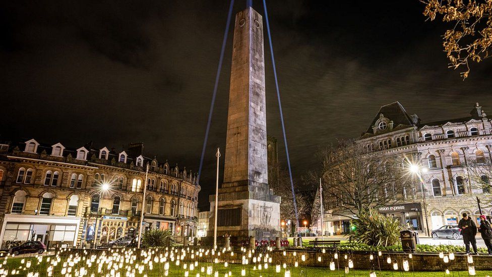 Harrogate: Landmark buildings to be illuminated for new festival - BBC News