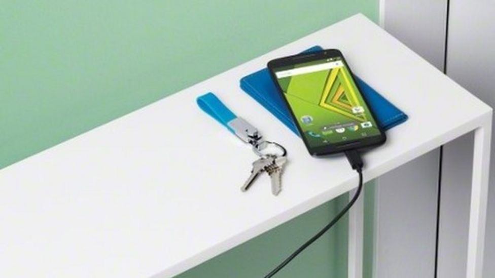 Huawei reveals quick-charge battery - BBC News