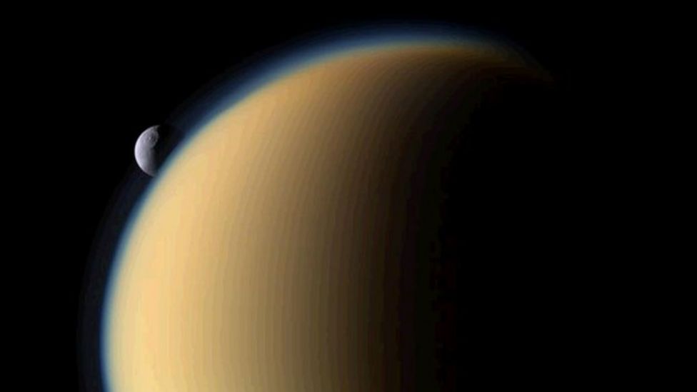 'Waves' detected on Titan moon’s lakes - BBC News