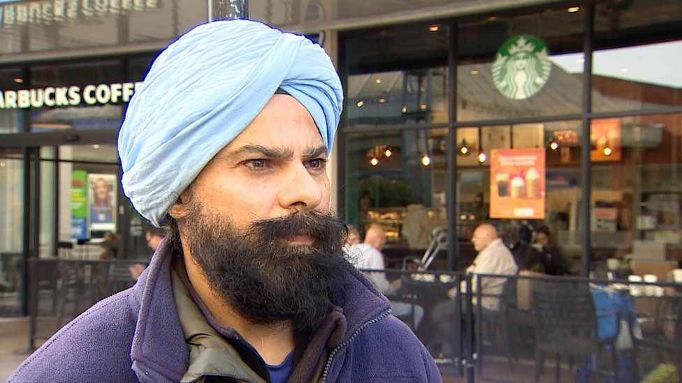 Liz Truss: Harlow voters' views on whether she can remain PM - BBC News