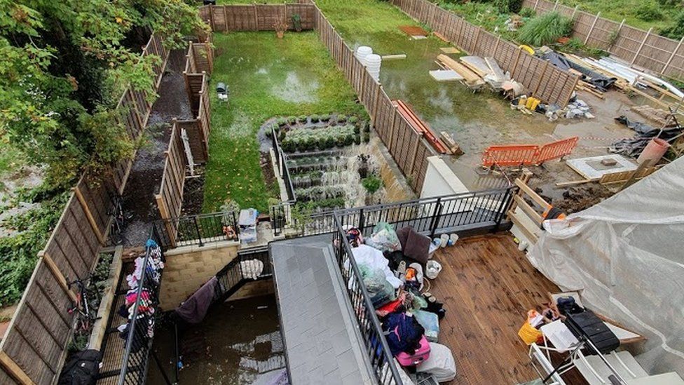 Hackney Council criticise Thames Water over repeated floods - BBC News