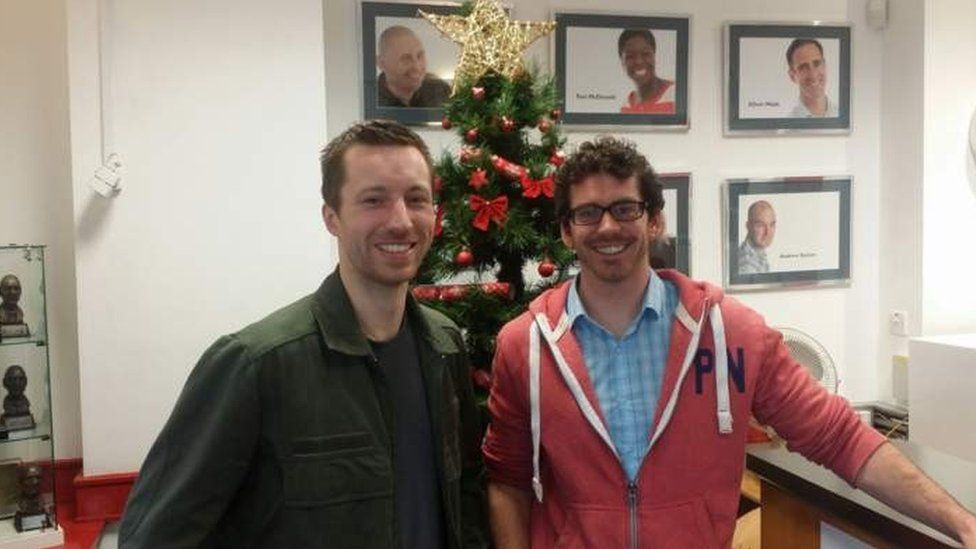 Charity sail around Zanzibar in a hollowed out log - BBC News