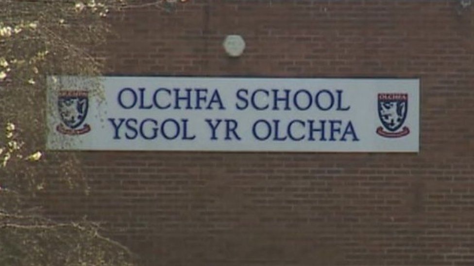 Olchfa Comprehensive teacher gets 15-month teaching ban - BBC News