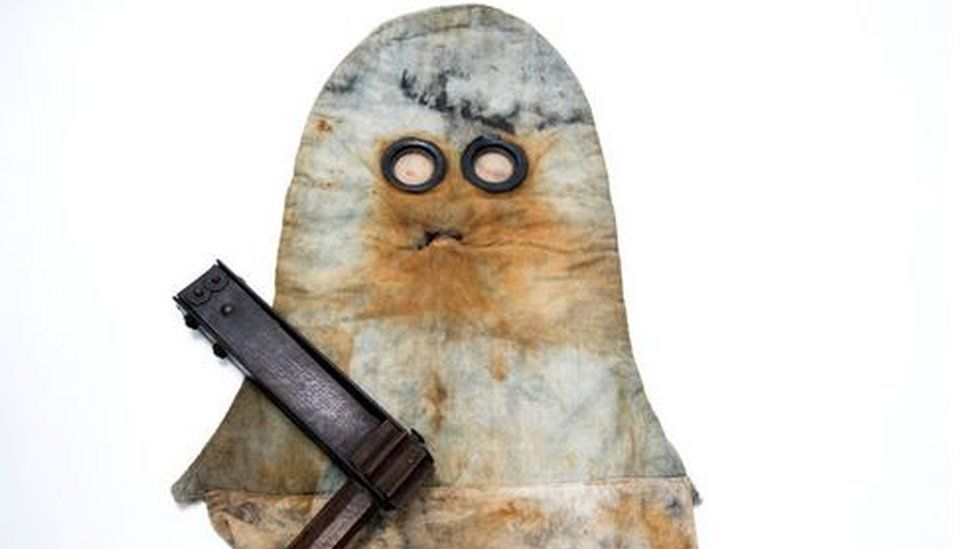 Rare First World War objects go on display in Croydon - BBC News