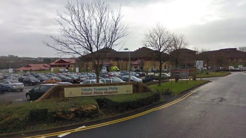 Prince Philip Hospital, Llanelli, gets minor injuries unit - BBC News