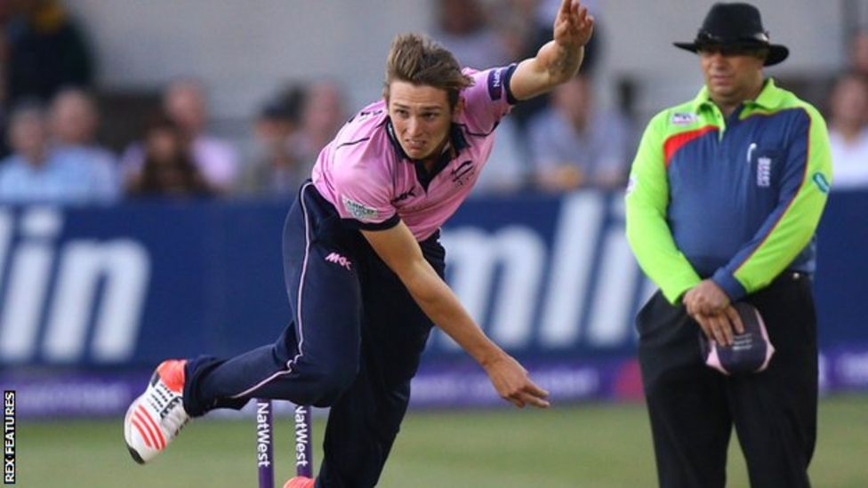 Middlesex: Harry Podmore and Tom Helm extend contracts - BBC Sport
