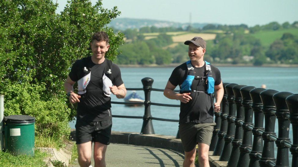 Runners tackling 10 marathons in 10 days for relative - BBC News