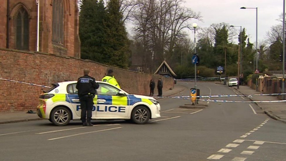 Woman hurt in Wolverhampton street shooting - BBC News