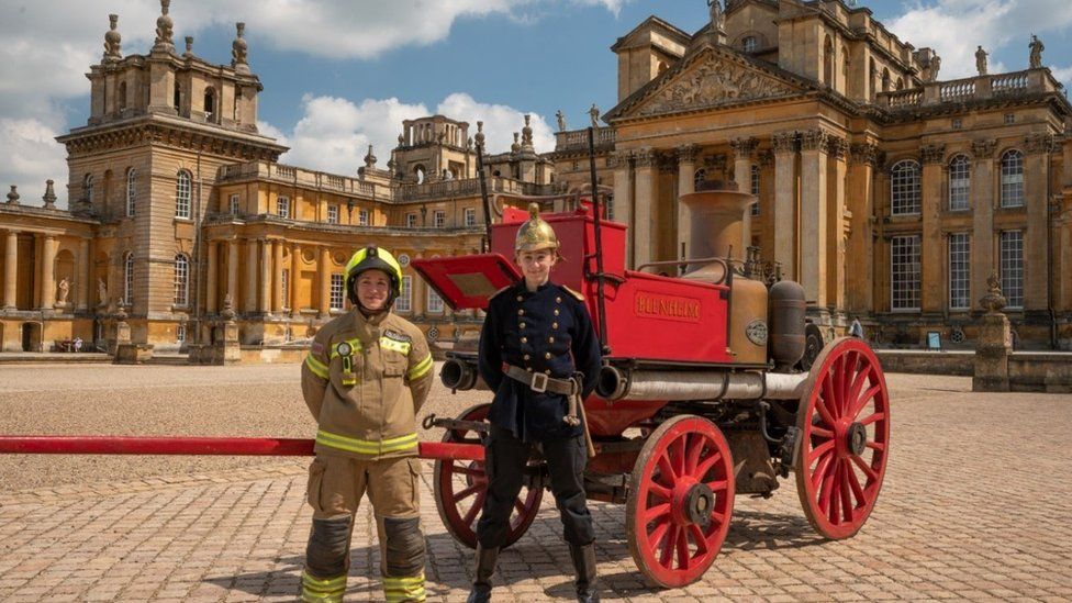 Blenheim Palace historic fire engine returned after search - BBC News