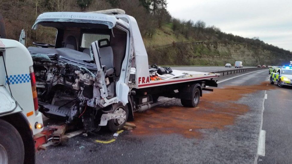M40 Closed For Four Hours After Oxfordshire Lorry Crash Bbc News
