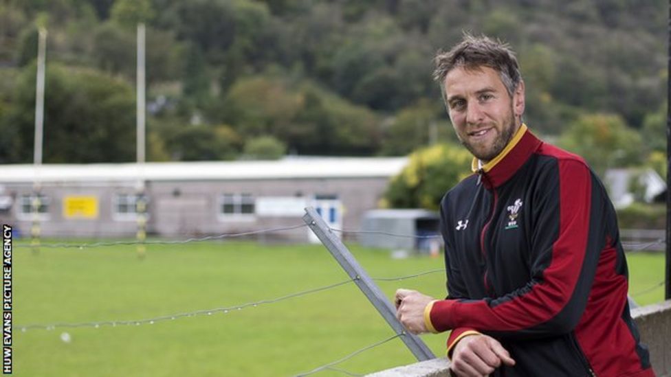 Ryan Jones: Ex-Wales captain reveals early onset dementia diagnosis ...