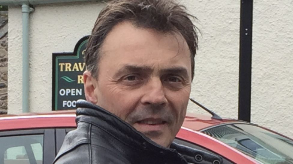 Family pays tribute to Hexham man killed in Jedburgh crash - BBC News
